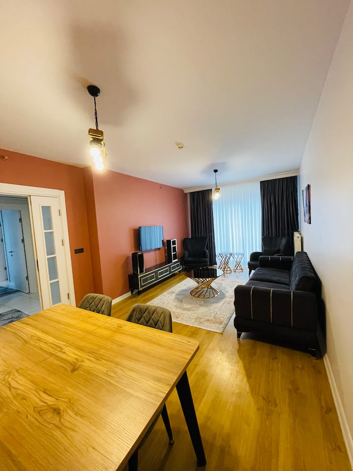 Three-room Apartment And A Living Room - Beylikdüzü