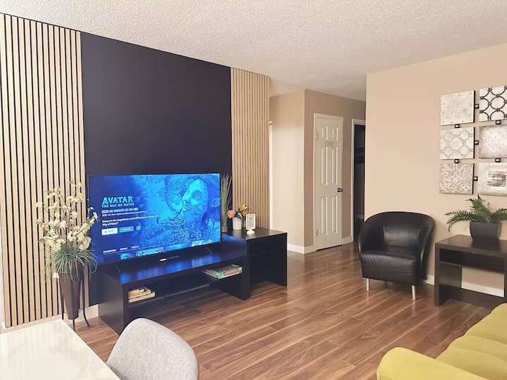 98#宽敞的3卧1卫套间·整个主层 - Saskatoon