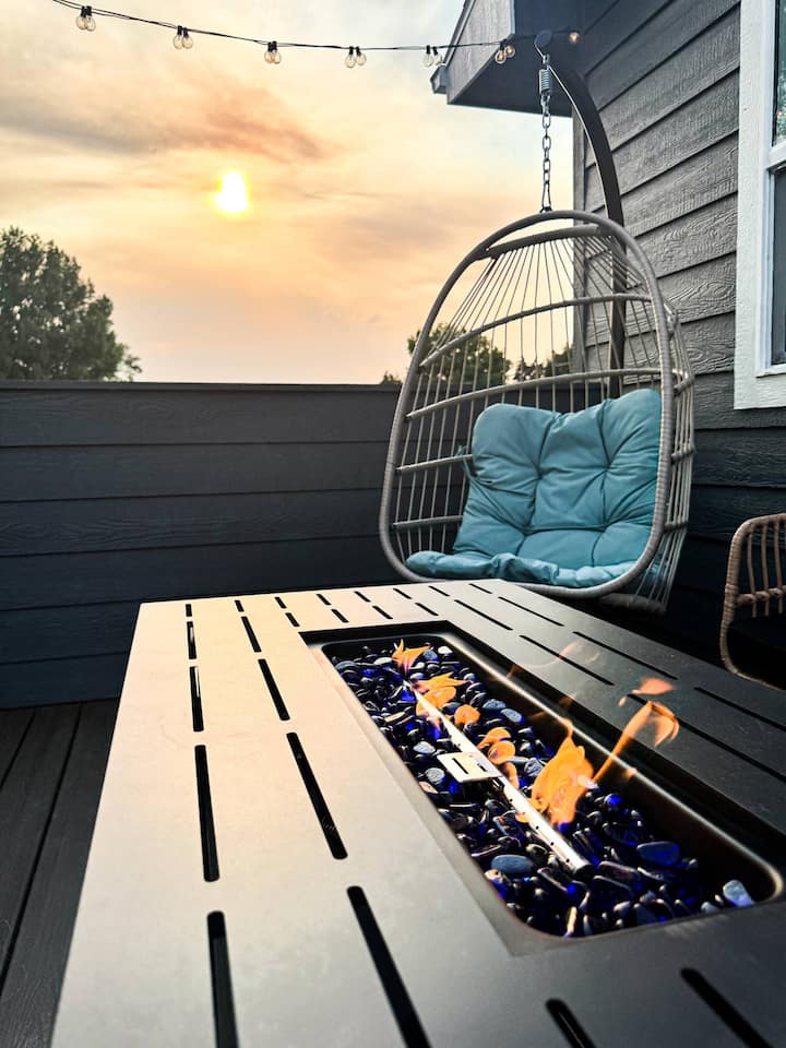 Downtown Modern Carriage House - Loveland, CO