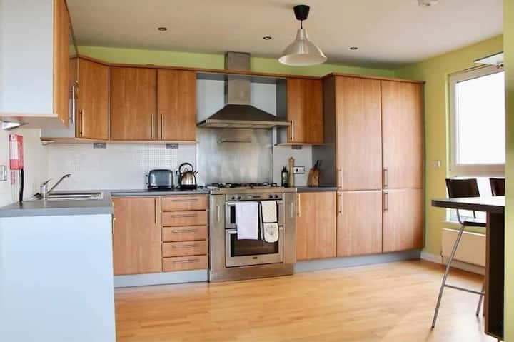 3 Bedroom Beautiful Apartment - Edinburgh