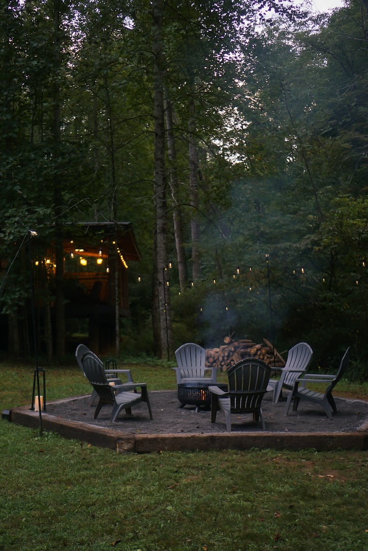 Peaceful Escape | Creekside Cabin + Hot Tub | - Smith Mountain Lake, VA
