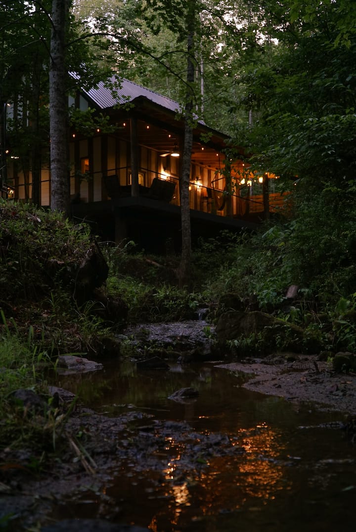 Peaceful Escape | Creekside Cabin + Hot Tub | - Smith Mountain Lake, VA
