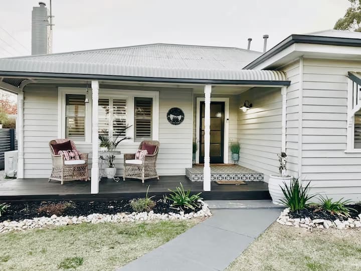 Warm & Inviting Country Cottage In Bacchus Marsh - Bacchus Marsh