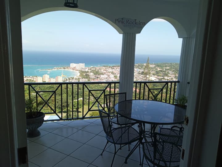 Pink Rock Inn Garden View 2 - Ocho Rios