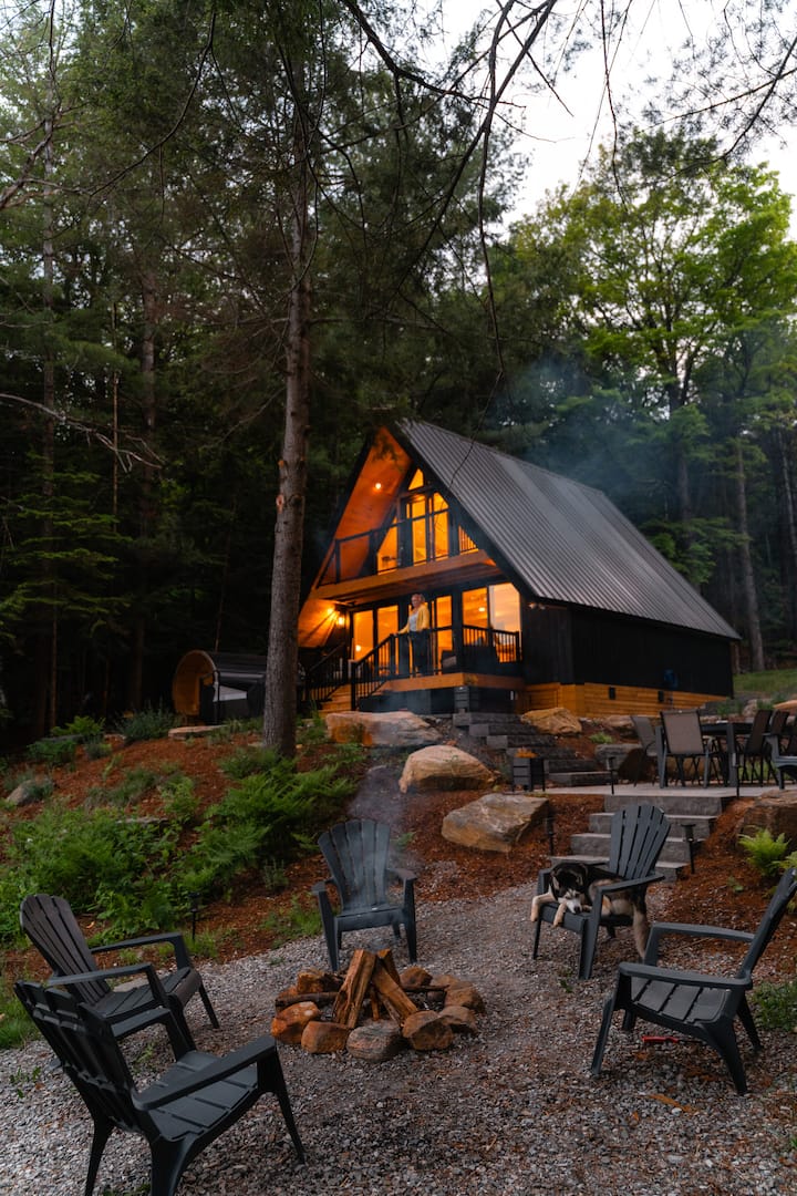 Waterfront A-frame Retreat With Sauna & Hot Tub - Huntsville