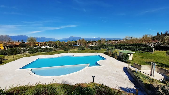 Trilocale Con Splendido Terrazzo E Piscina - Desenzano del Garda