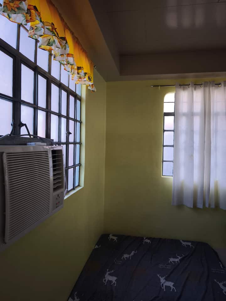 J-felicity Homestay Ac Room - Tingloy
