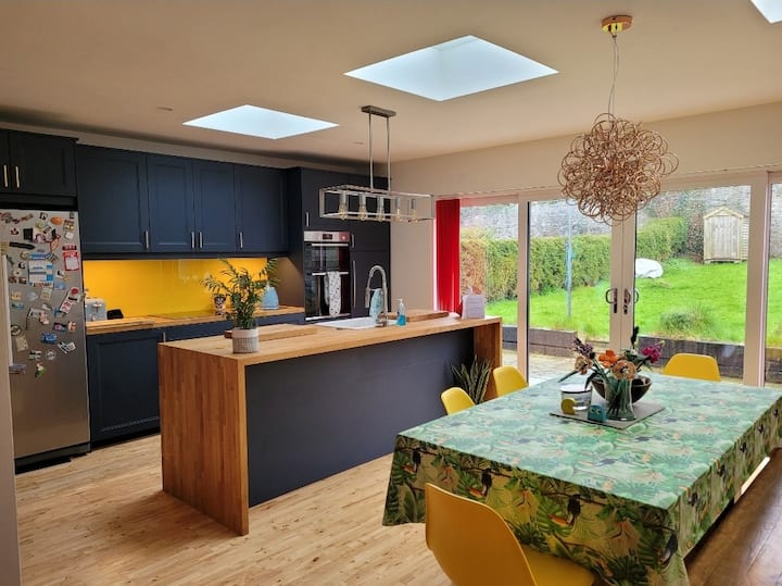3 Min Walk To Thomond Park - Limerick City