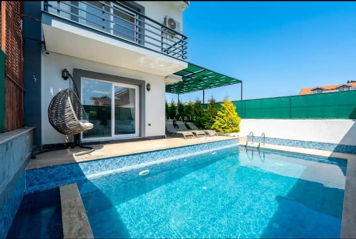 Plaja 2 Km ŞEhir Merkeze 7 Km - Fethiye