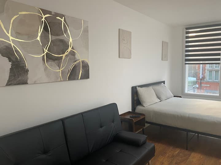 Studio In Bolton Town, Short Stay Studio, 1 - Bolton