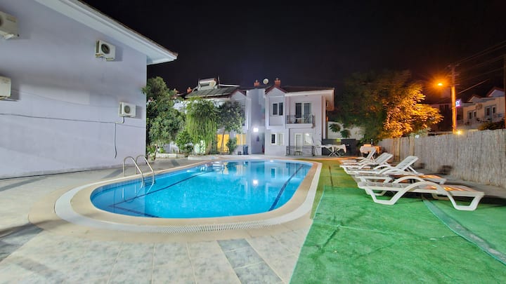4 Kişilik Havuzlu Apart - Çalış Beach