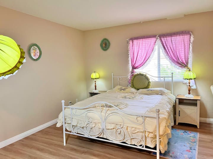 A Cozy Bedroom With A Dedicated Bathroom 202 - Fontana, CA