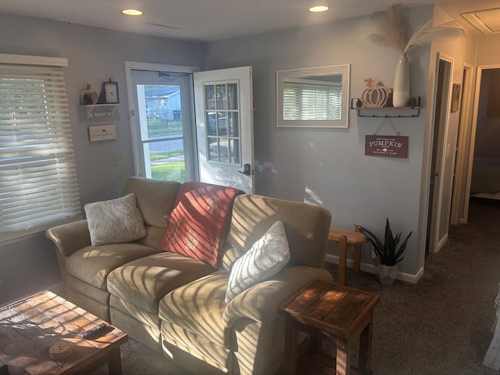 3bd Home Near Msu/downtown
Fast Wifi 5 Car Parking - Lansing, MI