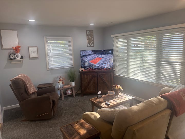 Perfect Location, 1 Mile From Msu, Downtown - Lansing, MI