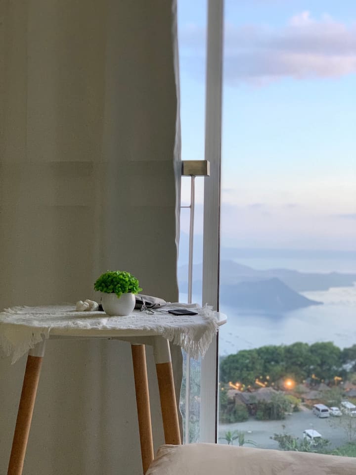 A Home Away From Home!
A Condo Unit Near Skyranch - Tagaytay