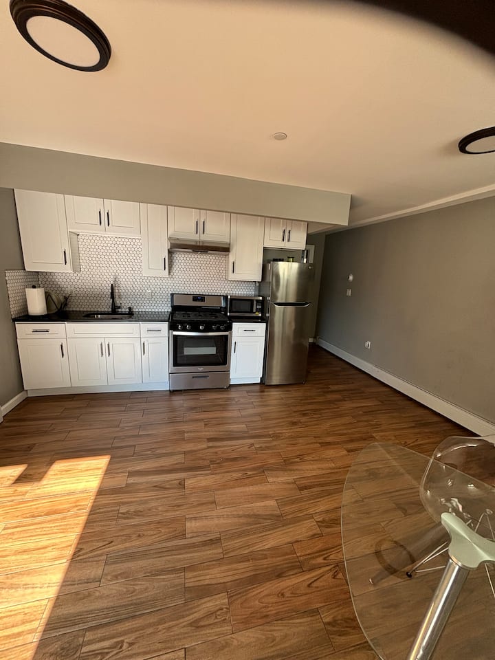 Direct Train To Nyc And A Brand New Apartment - The Bronx, NY