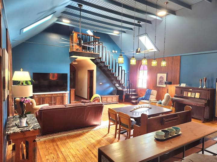 St. John's: Simply Divine | 4 Br-historic District - Harpers Ferry, WV