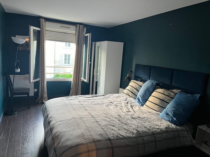 Chambre Confort, Proche Paris, Lit King Size - Argenteuil