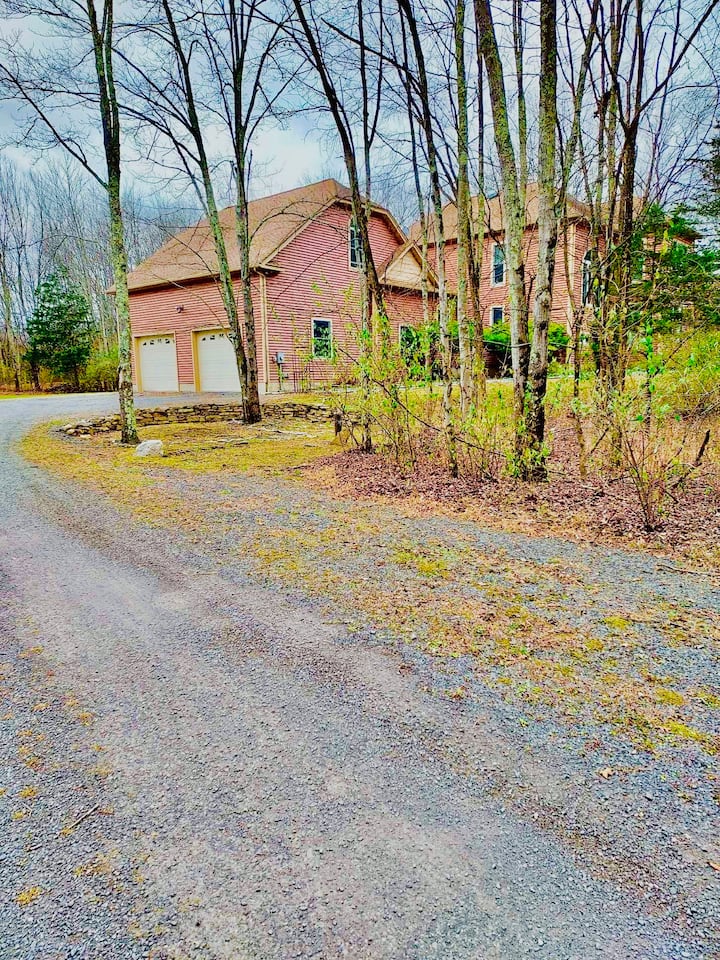 Plush Woodland Studio- A Heart Of The Hv Retreat - New Paltz, NY