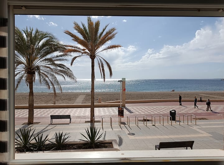 Piso Primera Línea Playa Almería - Almería