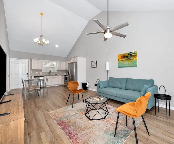 Teal Away - Carousel, Huntsville