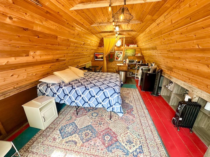Rustic Meadow Barn Studio - Port Angeles, WA