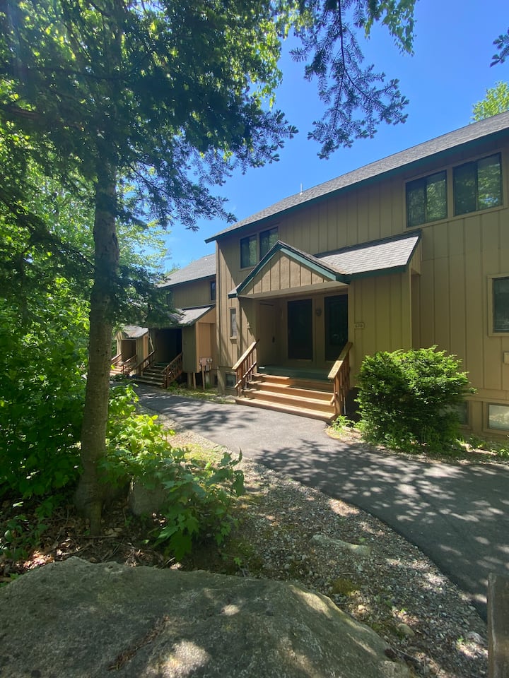Cozy Mountainside Condo - Waterville Valley, NH