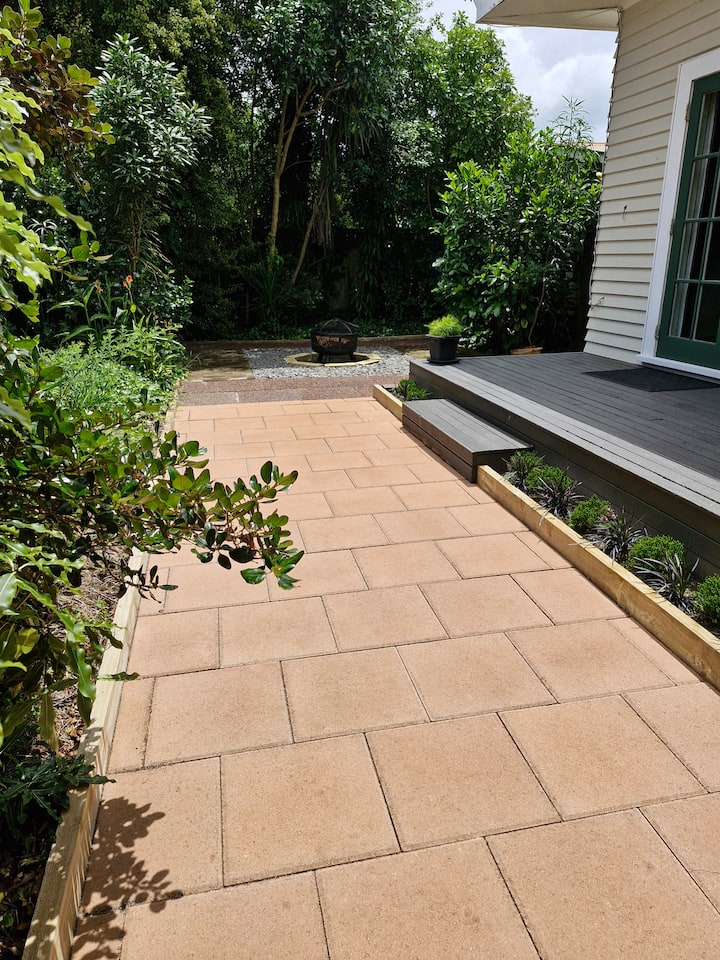 Location Location - Palmerston North