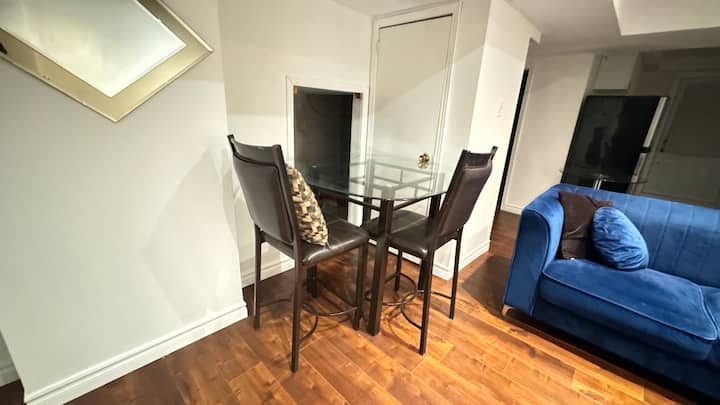 1 Bdrm Self-contained Apartment 1 Free Parking . - Pickering