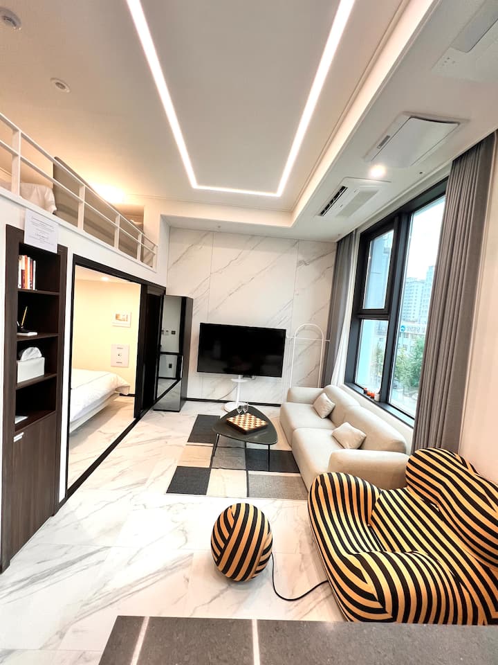 명동#종로#을지로#동대문#관광+쇼핑+가족#남산루프탑#공항버스1분/짐보관무료 - 