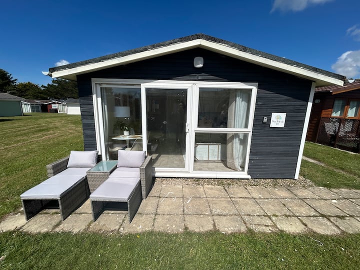 Cozy Retreats - Cosy Cabin Near Beaches - Padstow