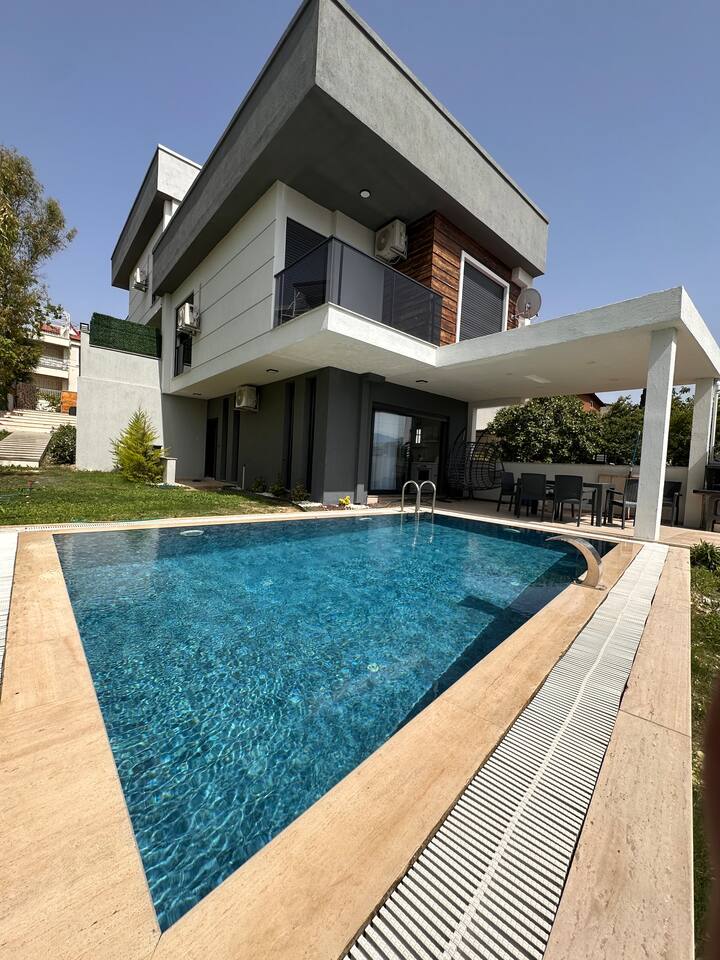 Mustakil Havuzlu Lux Villa - Güzelçamlı