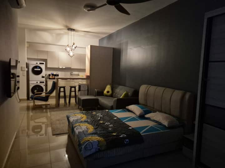 Greenfield For 2 People Near Paradigm (Netflix) - Skudai