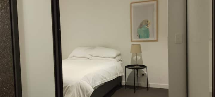 One Bed Apartment, Melb Cbd, Good Location - Melbourne Sports Centres - Lakeside Stadium