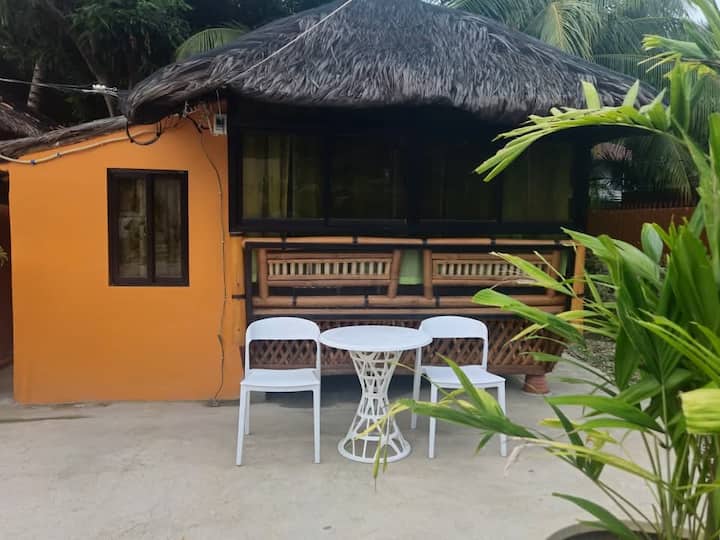 One Bedroom Bamboo House (Casa Celine Dgte.) - Dumaguete