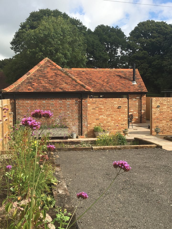 Charming Barn Conversion With Hot Tub. - East Sussex