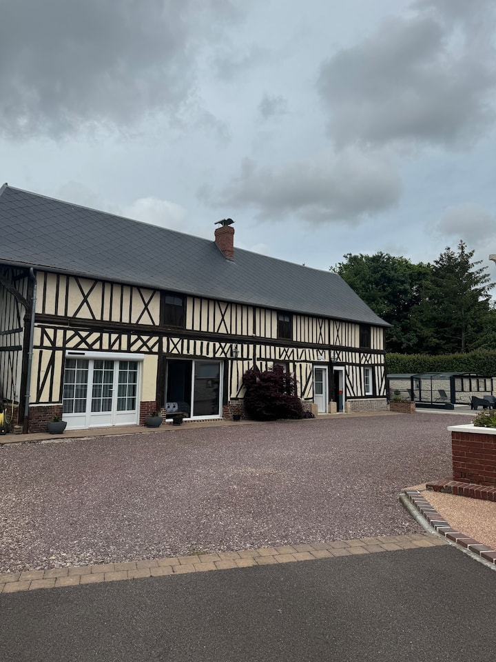Logement Avec Piscine En Saison - Château du Champ de Bataille