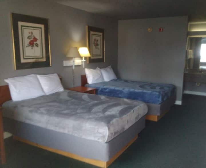 King Bed Hotel Studio 127 - Livingston, TX