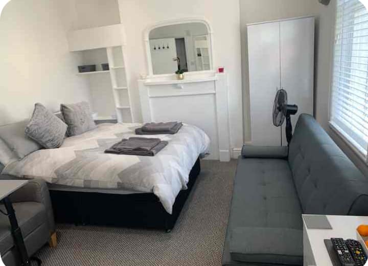 6. Superb For Long Or Short Term Stay. - Cheltenham