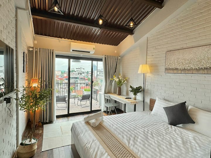 Penhouse- 2 Huge Balconies-hoan Kiem Lake - Hanoi