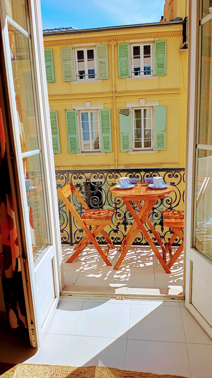Sunny, Central,balcony, Steps Away From Sea Front - Aéroport de Nice Côte d'Azur (NCE)