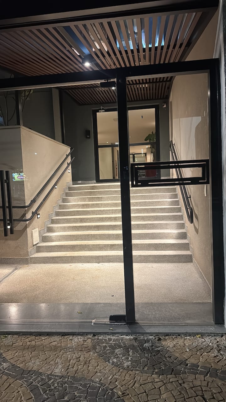 Conforto E Excelente Localização No Cambuí - Campinas