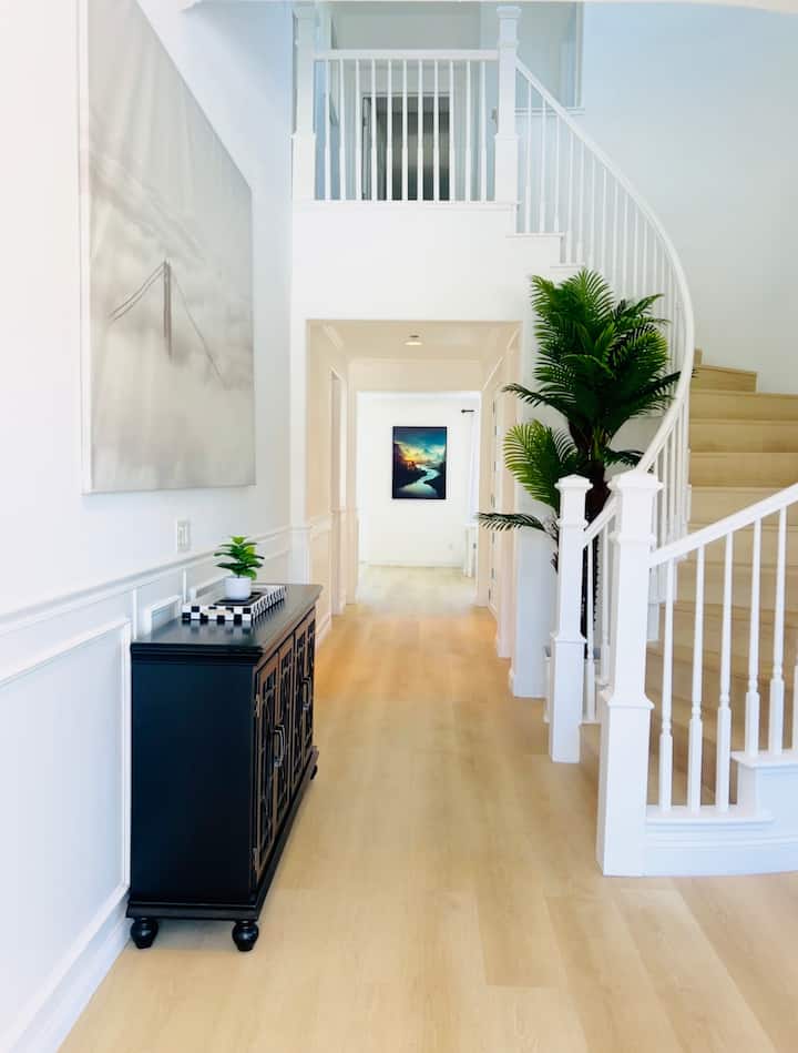 Wine Country Spacious Getaway - American Canyon, CA