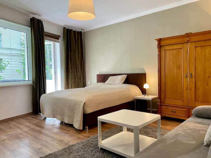 Livingreen Studio Apartment - Berlin