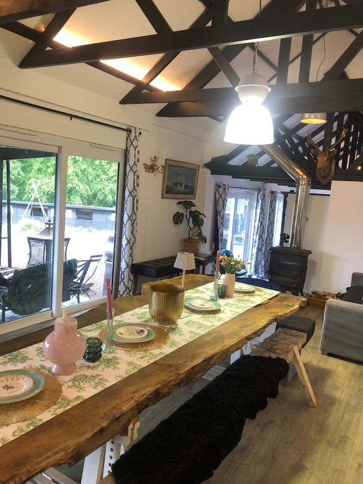 Unique Farmstay Firepit Outdoor Entertainment - Stevenage