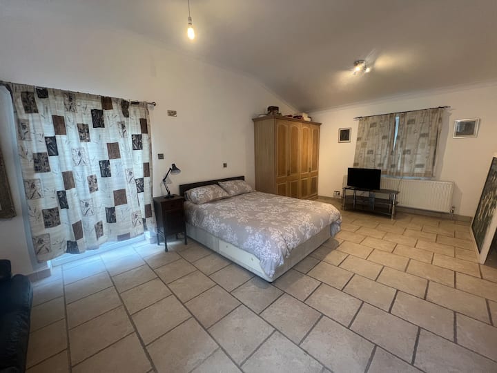 Bungalow - Twickenham