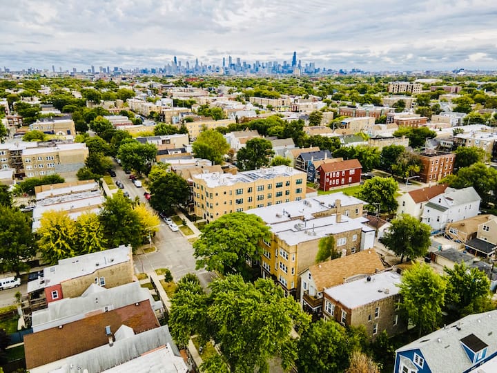 Logan Sq Kng+qn Walk To Restaurants, Bars, Parks - Chicago, IL