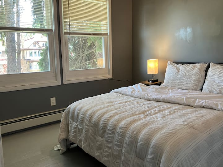 6 Bedroom/6 Mo. Stay - Fully Furnished - Buffalo, NY