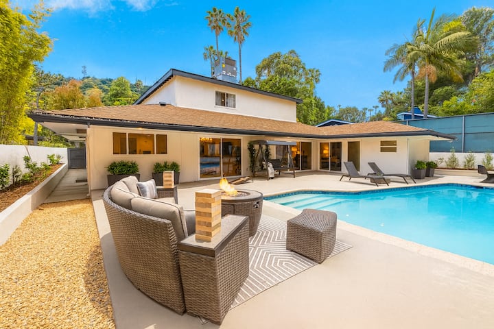 Charming Hollywood Hills Villa With Private Pool - Los Angeles, CA