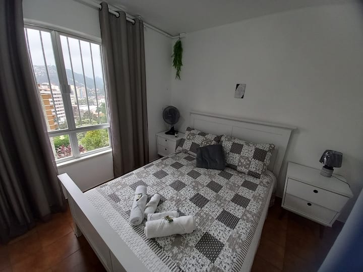 Casa 2 Qtos, Suíte C/ Estacionamento Teresópolis - Teresópolis